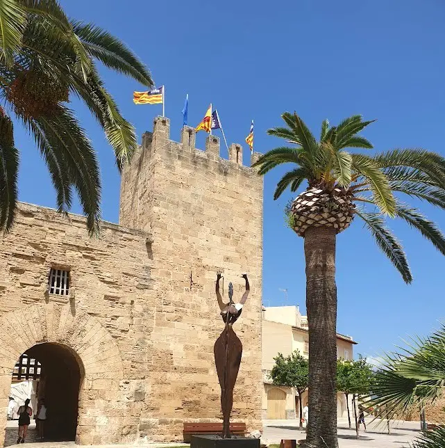 Alcudia and Puerto de Alcudia | Tourist Information